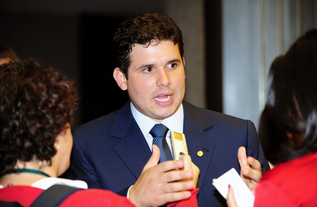 Hugo Mota diz que eventual candidatura e Cássio dividirá governo: “o ...